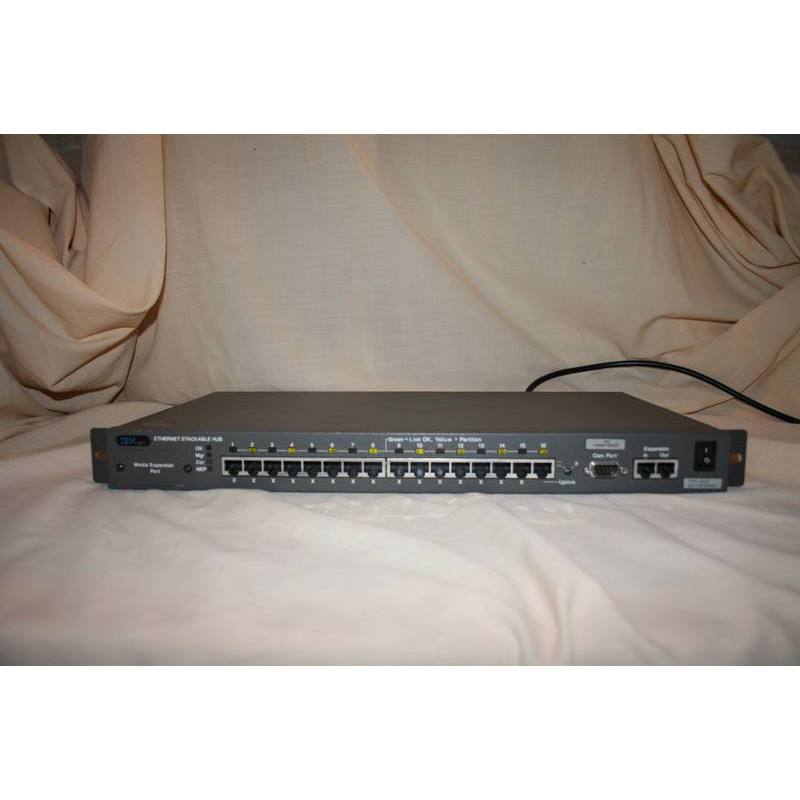 Hub IBM stackable ethernet 8224